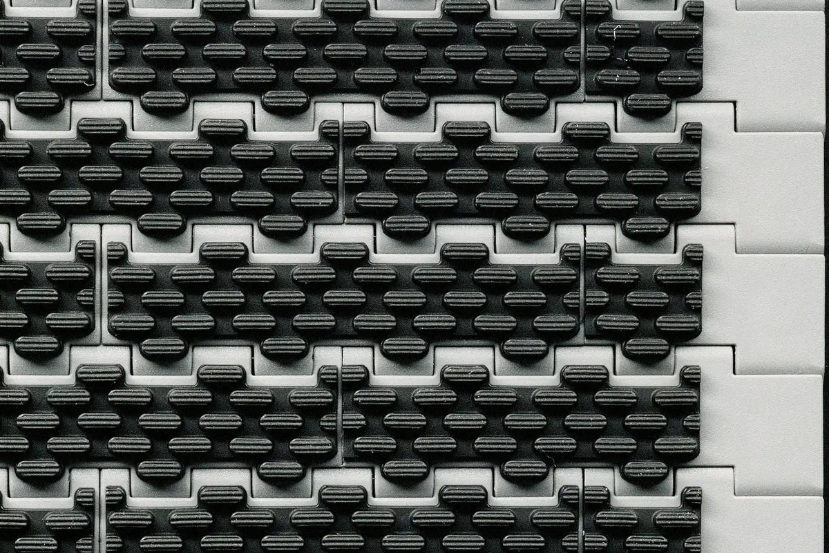 Intralox Series 1400 Oval Friction Top — conveyor-belt.com